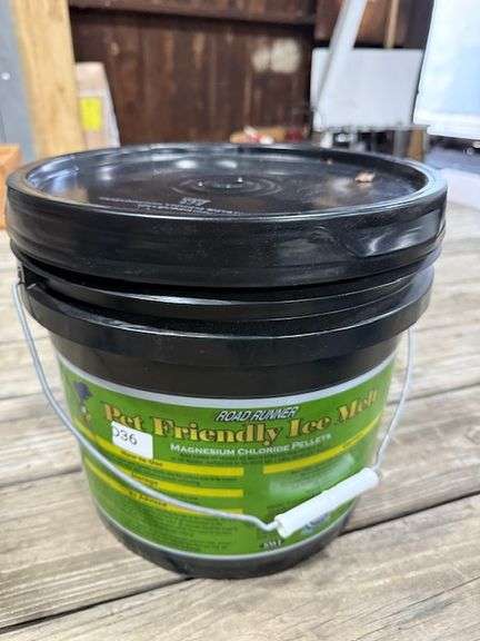 New Full Bucket Pet Friendly Ice Melt - Trice Auctions