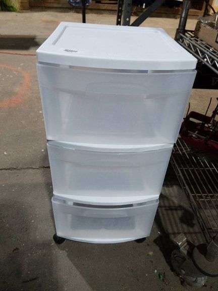 Sterilite 3-Drawer Plastic Storage Unit with Casters - Trice Auctions