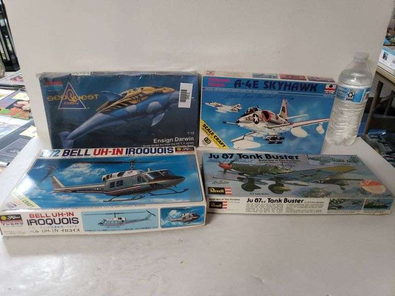 Sealed SeaQuest DSV Ensign Darwin And Opened Model Kits Lot - Trice ...