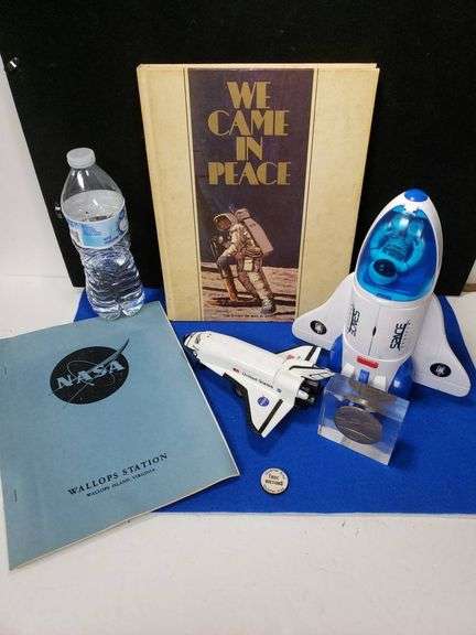 5 Piece Lot: NASA Themed Items and Collectibles - Trice Auctions