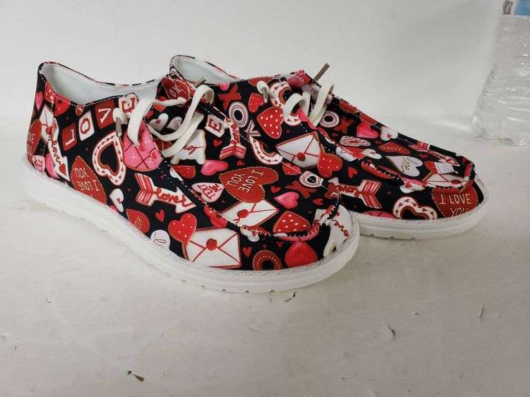 Heart-Themed Lace-Up Shoes with White Soles - Trice Auctions