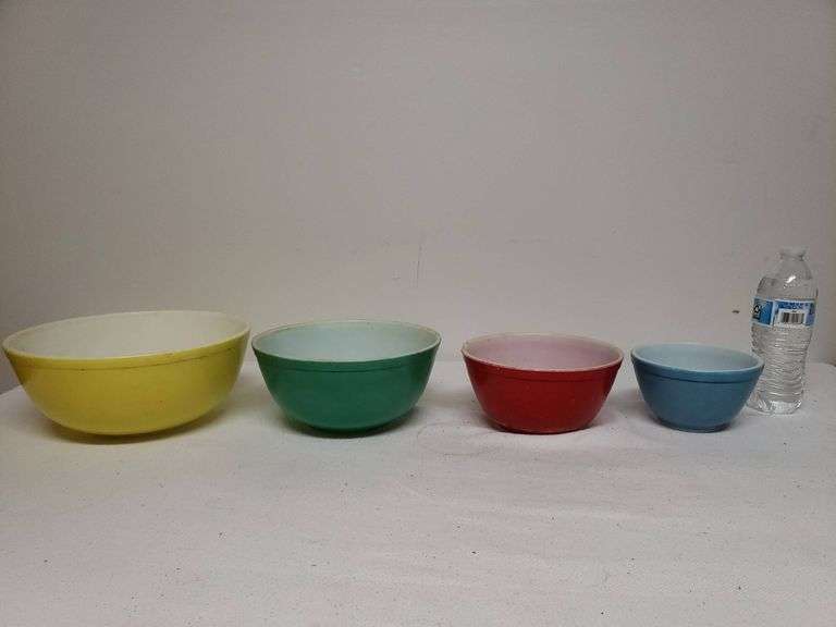 Vintage Pyrex Primary Colors Mixing Bowl Set - Trice Auctions