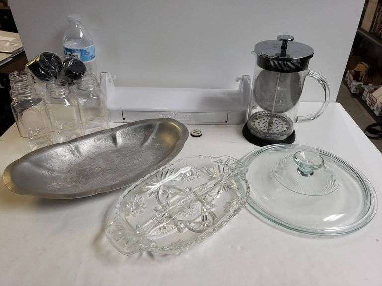 Collection of Household Kitchen Items - Trice Auctions