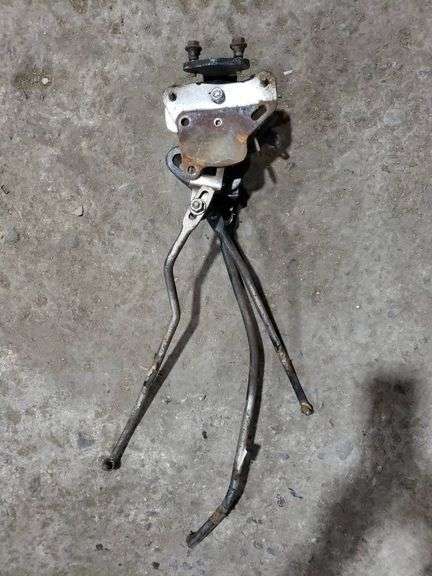 Automotive Gear Shifter Assembly With Linkage Components - Trice Auctions