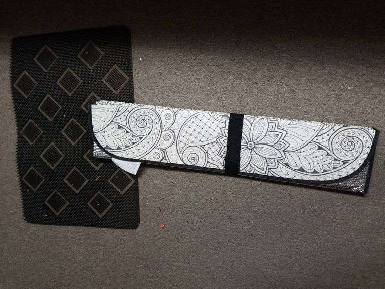 Foldable Reflective Sunshade With Black Non-Slip Mat - Trice Auctions