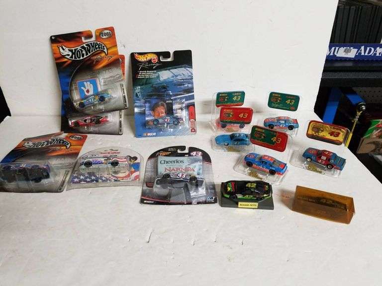 Collection of NASCAR Hot Wheels and Team Caliber Diecast Cars - Trice ...