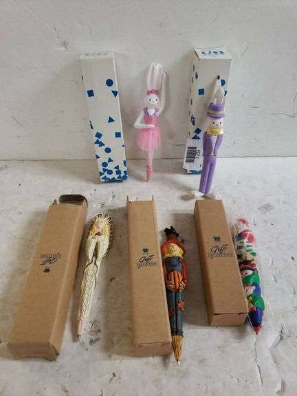 Set of 5 Avon Gift Collection Decorative Pens with Boxes - Trice Auctions