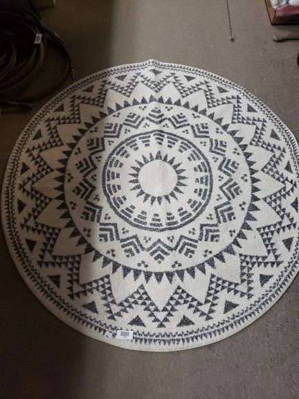 Round Rug with Geometric Design and 47″ Diameter - Trice Auctions