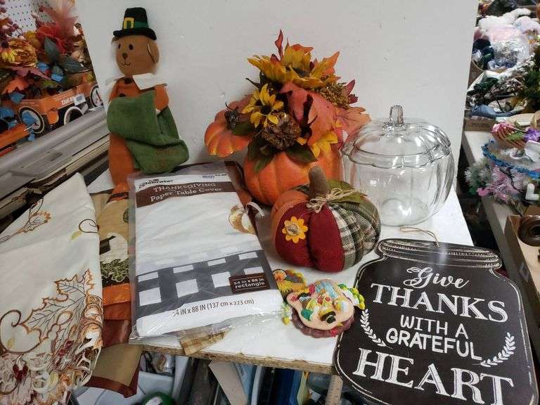 Rust Colored Bathroom Set and Assorted Thanksgiving/Fall Decor Items ...