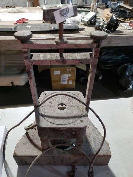 Paint Shaker - Trice Auctions