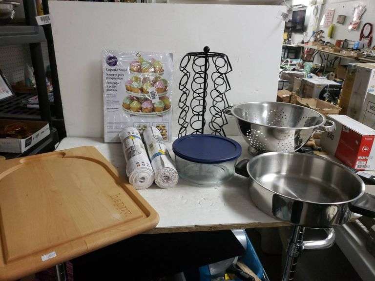 Kitchen Essentials Lot Including Bakeware, Cookware, and Accessories - Trice Auctions