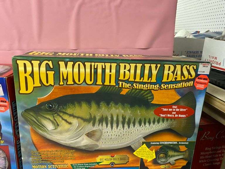 Travis The Singing Trout and Big Mouth Billy Bass - Trice Auctions