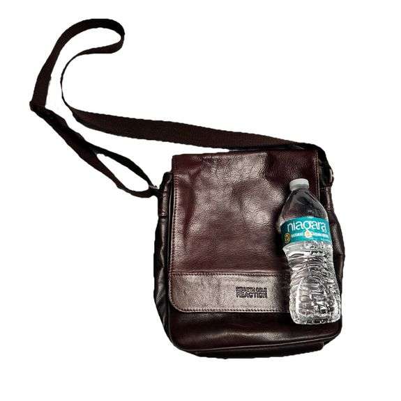 Kenneth Cole Reaction Leather Messenger Bag - Trice Auctions