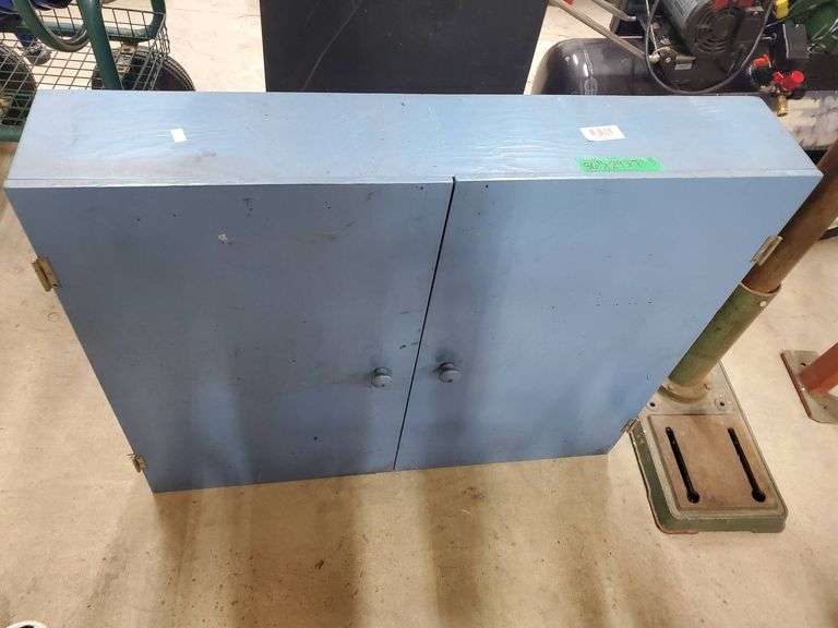 Metal Cabinet With Assorted Fasteners - Trice Auctions
