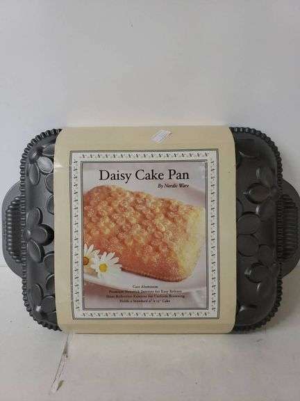 Daisy Cake Pan By Nordic Ware With Floral Designs - Trice Auctions