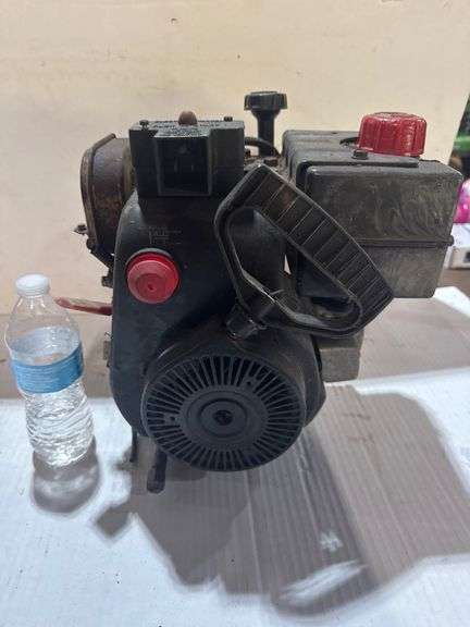 Tecumseh 4-Cycle Engine with Manual Start and Identification Plate ...