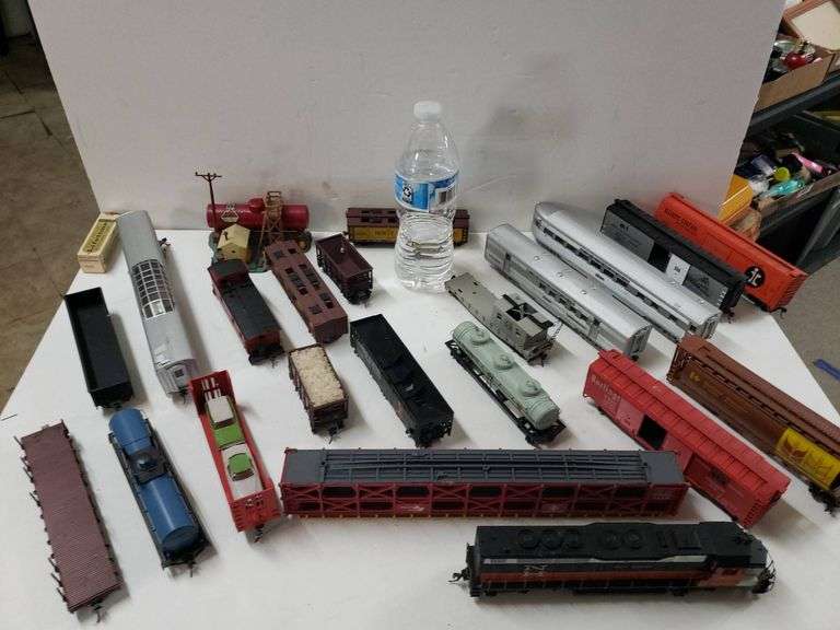 Collection of Model Train Cars and Accessories Including Santa Fe ...