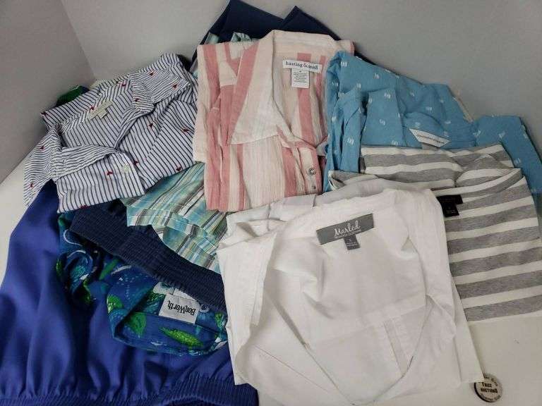 Large Lot Womens Named Brand Clothing (Most Size Small) - Trice Auctions