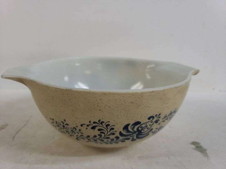Pyrex Mixing Bowl with Blue Floral Design and Pour Spouts - Trice Auctions