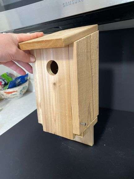 Bluebird Wooden Bird House with Easy Open Front (for cleaning) - Trice ...