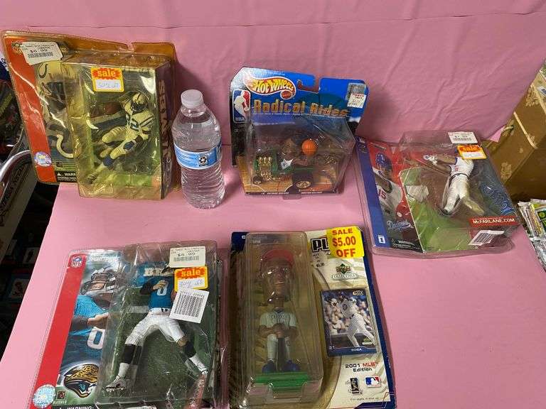 Hot Wheels Radical Rides And Baseball Figures - Trice Auctions