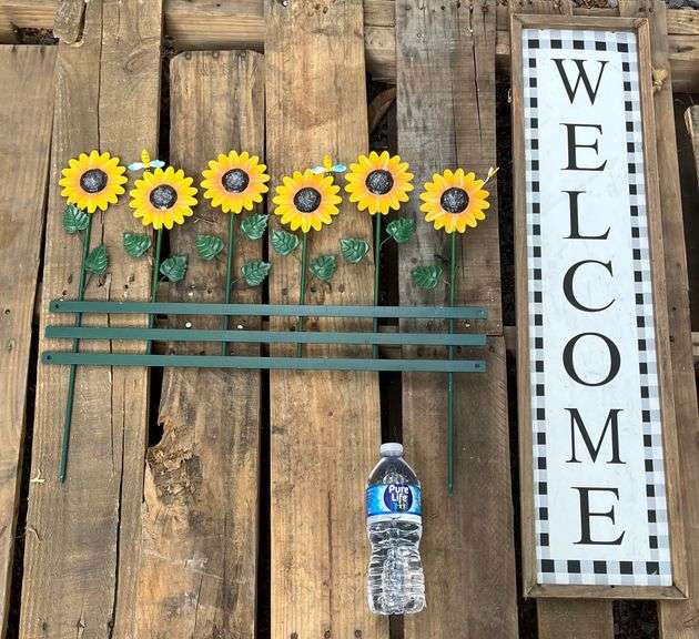Metal Flower & Bee Yard/Garden Stake & Hanging Welcome sign - Trice Auctions