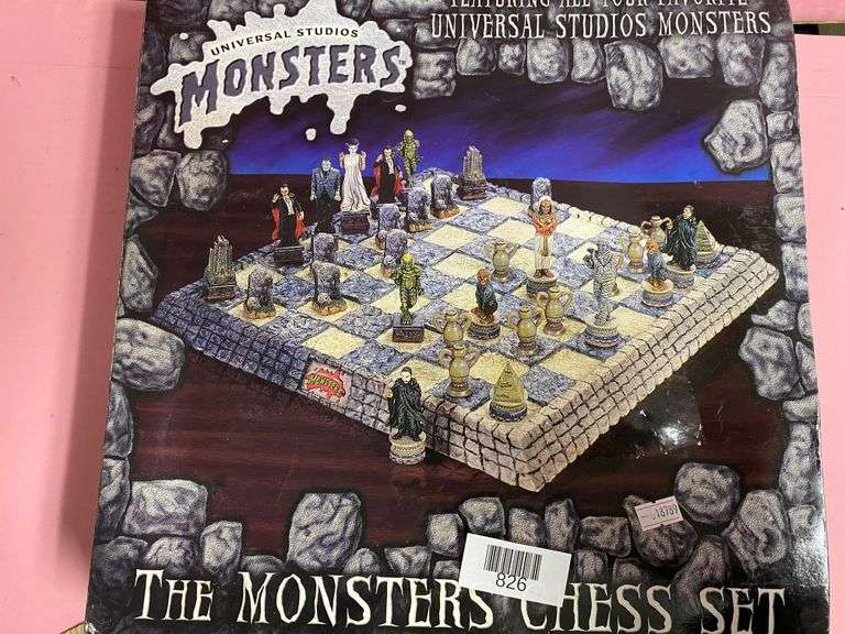 Universal Studios The Monsters Chess Set - Trice Auctions