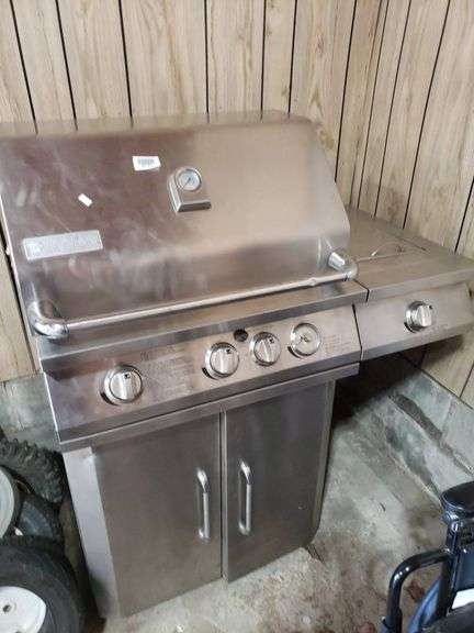 Jenn-Air Stainless Steel Gas Grill With Side Burner - Trice Auctions
