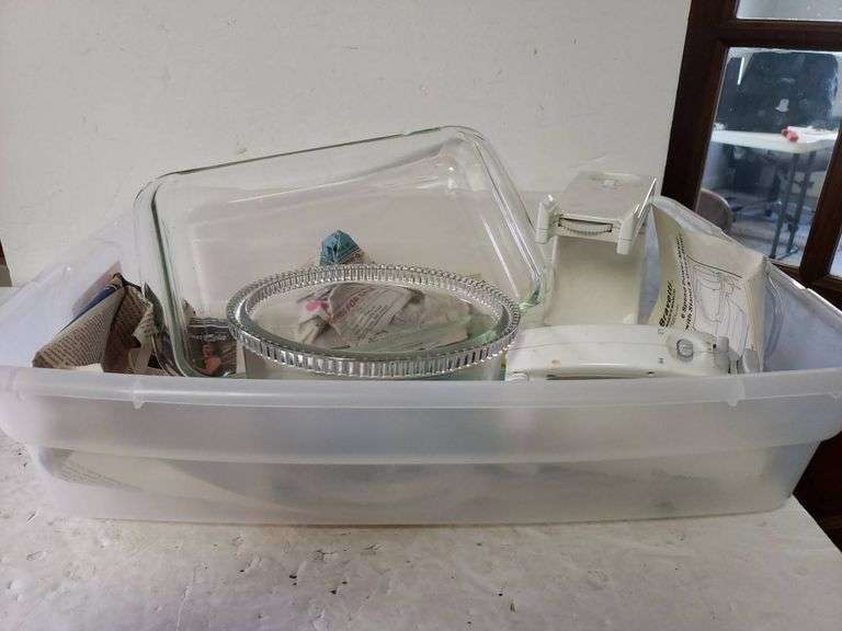 Bravetti Hand Mixer and Glass Cookware Set - Trice Auctions