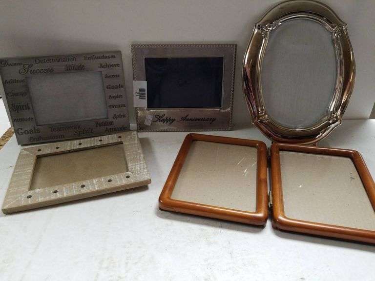 Assorted Lot of Picture Frames in Various Materials and Styles - Trice Auctions