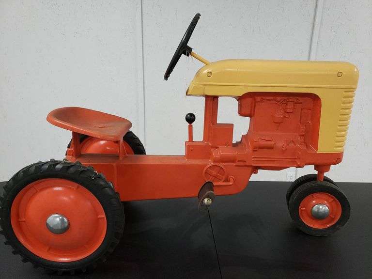 Case 400 Pedal Tractor by ESKA - Trice Auctions
