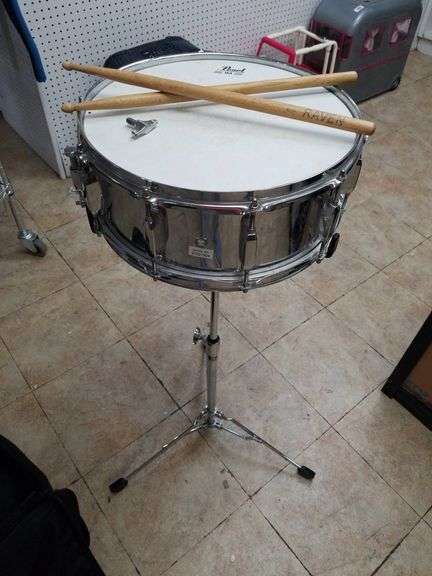 Pearl Snare Drum with Stand, Sticks, and Rolling Carry Case - Trice ...