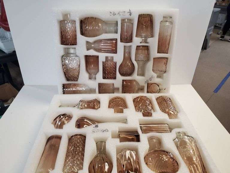 Various Amber-Colored Glass Decorative Vases and Bottles - Trice Auctions