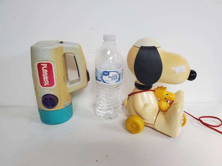 Lot of Flashlight and Snoopy Pull Toy - Trice Auctions