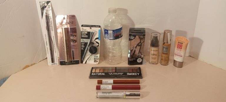 11 NEW Miscellaneous Makeup Items - Trice Auctions
