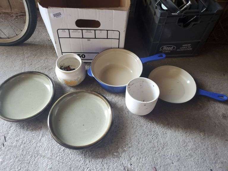 Le Creuset Cookware and Ceramic Dishware Lot - Trice Auctions
