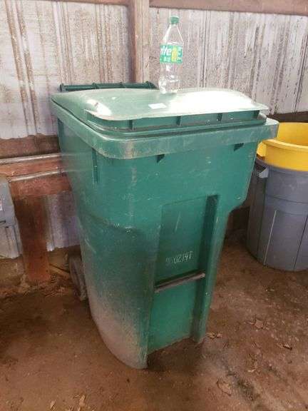 Large Green Waste Disposal Bin With Wheels and Hinged Lid - Trice Auctions