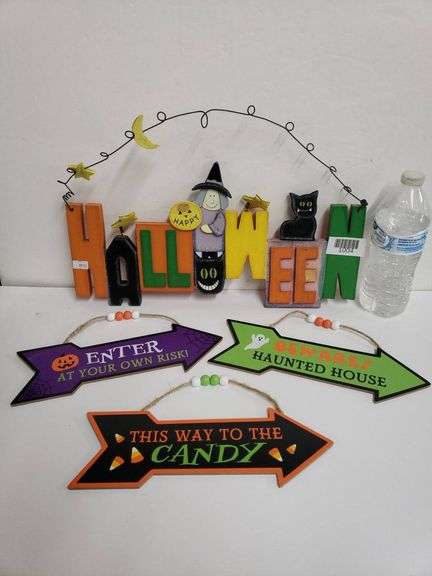 Halloween Decor Set Including Hanging Sign and Directional Arrows ...
