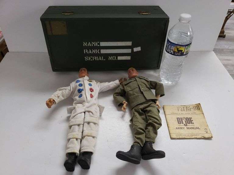1964 GI Joe Action Figures with Army Manual and Storage Box - Trice ...