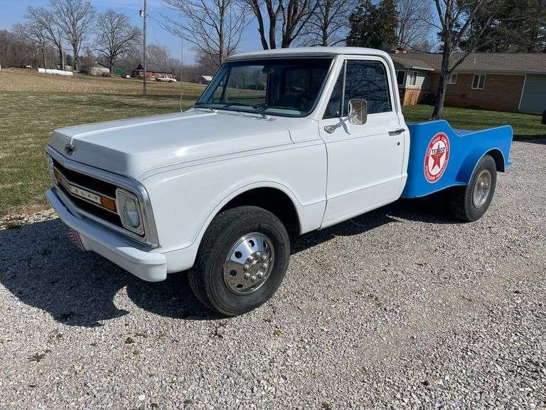 1968 CHEVROLET C30 Custom Flatbed Pickup - TriStar Auction Group
