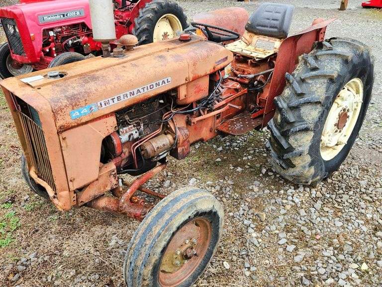 International 444 Farm Tractor - TriStar Auction Group