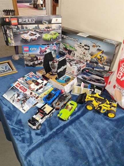 Large Lot of Assorted Lego Sets & Pieces - Tullochs Auctions