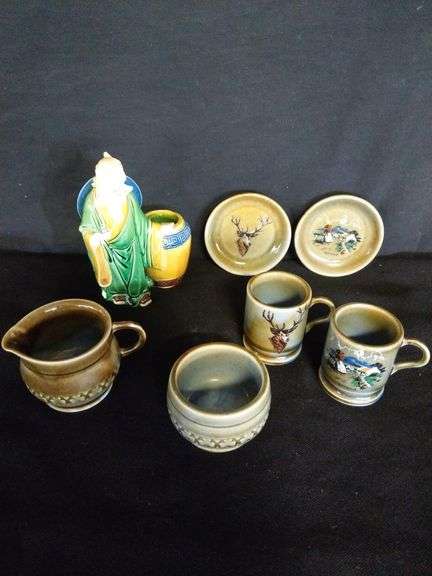 Lot of 'Wade' China & Mudman - Tullochs Auctions