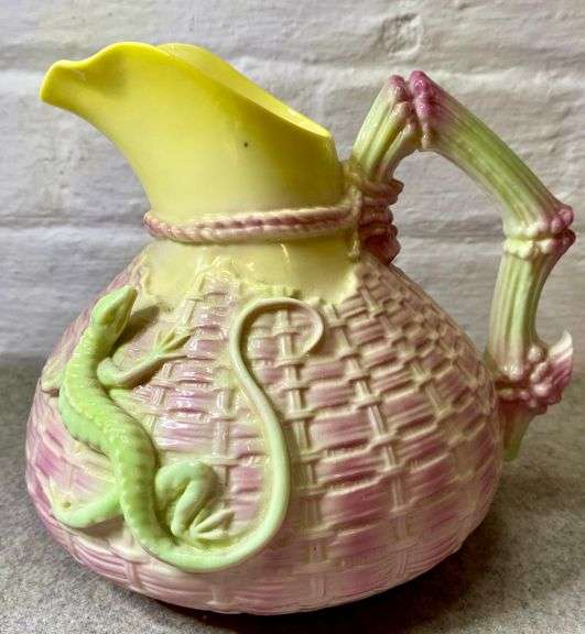 Early Royal Worster Porcelain Lizard Jug 16cm High - Tullochs Auctions