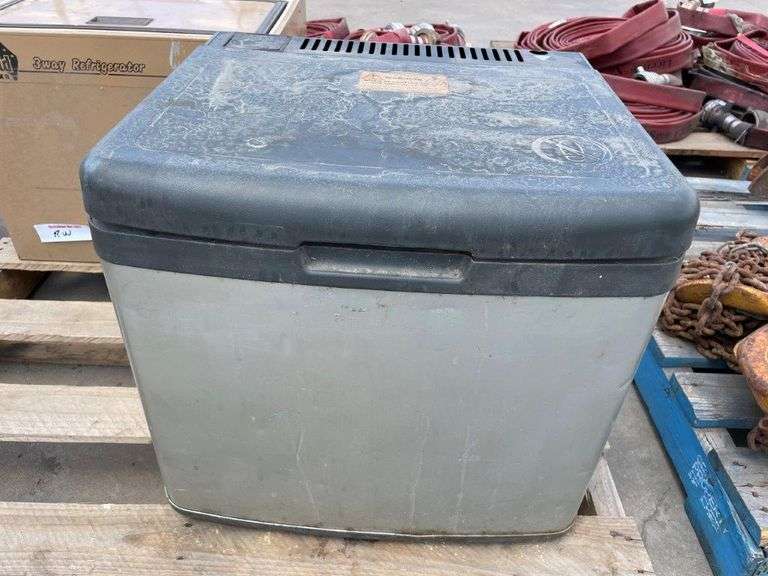 Chescold MarkII 3Way Refrigerator and Lumina LUXC-45B 3 Way Fridge ...