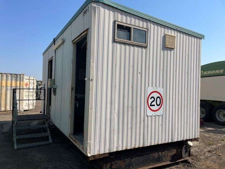 6m 2 Room Toilet Block and Waste Tank - Each side contains 2x Toilet ...