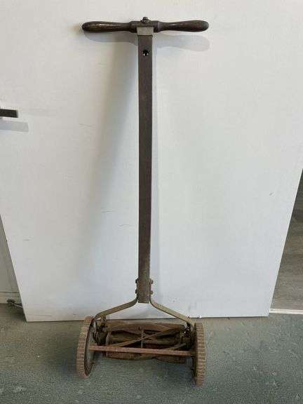 Antique Push Mower - TVAA Pty Ltd T/A Tomkins Valuers & Auctioneers