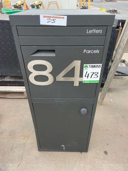 Letter Box - slight damage - TVAA Pty Ltd T/A Tomkins Valuers & Auctioneers