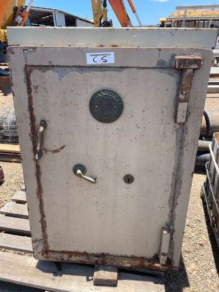 M.C. Dyke & Sons Pioneer Safe - no key/locked - TVAA Pty Ltd T/A ...