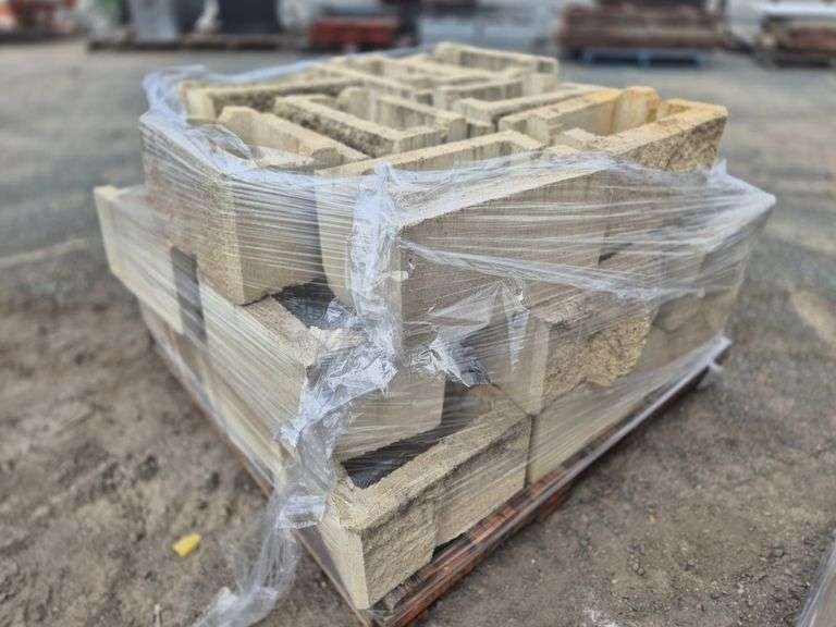 2x Pallets of Retaining Blocks - TVAA Pty Ltd T/A Tomkins Valuers ...